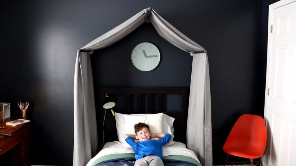 16 DIY Bed Canopies For Better Sleep