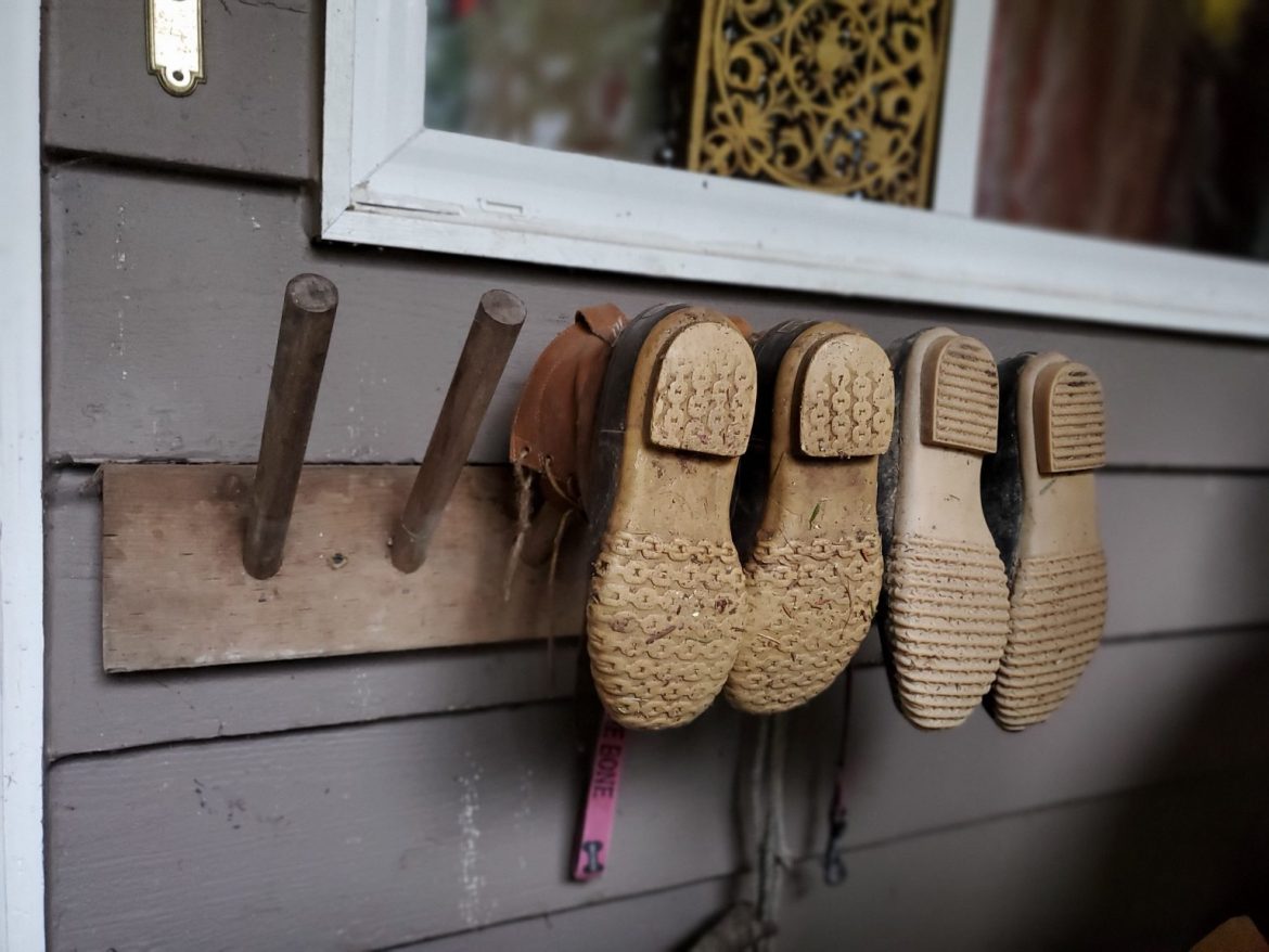 17 DIY Shoe Racks To Keep All Shoes In Order