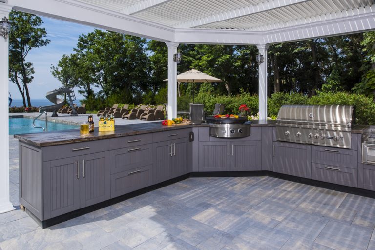 19 Amazing Ideas for Large Backyard Kitchen