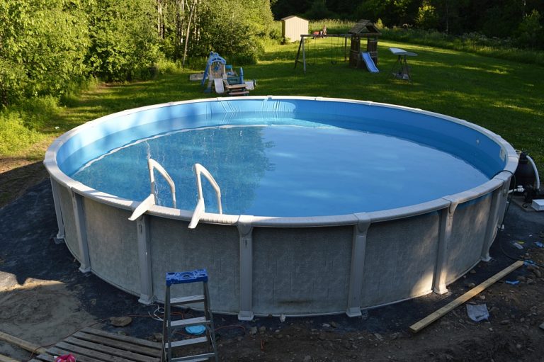 15 DIY Above Ground Pools To Decorate Your Backyard