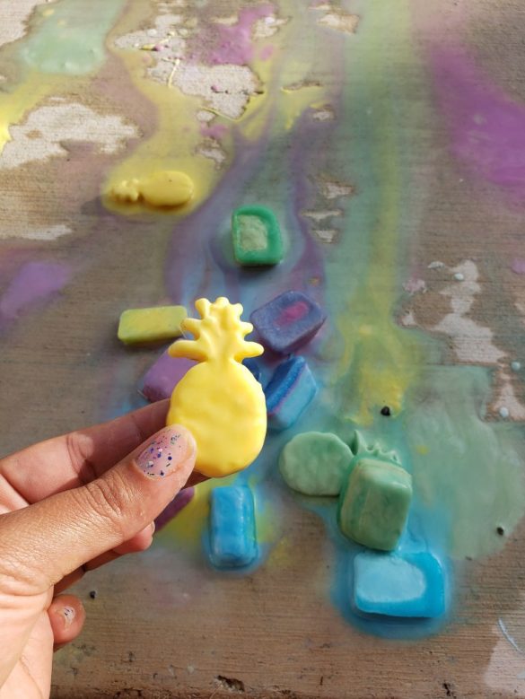 15 Ways To DIY Chalk For Artsy Summer Fun