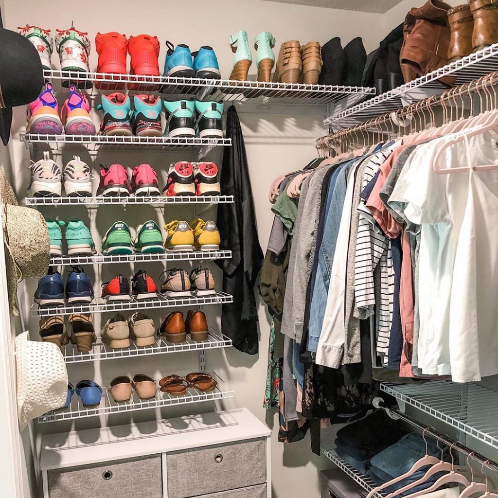 16 Ideas To Cut Corners With Your Corner Closet