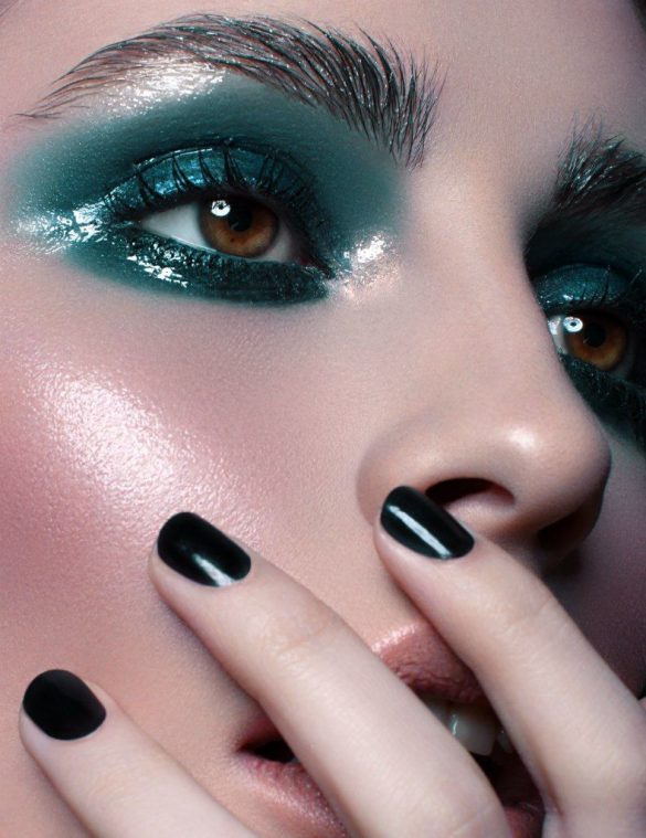 18 Glossy Makeup Ideas For The Glow Addicts