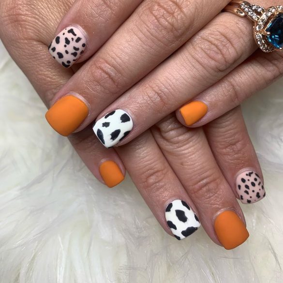 20 Chic Short Nail Designs To Try This Year