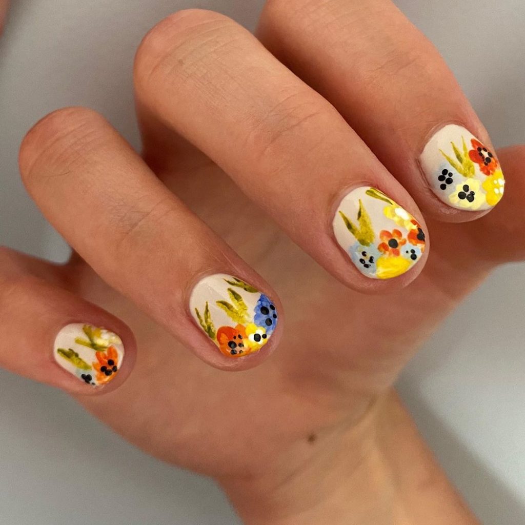 20 Chic Short Nail Designs To Try This Year