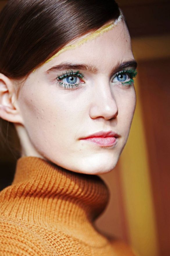 80s Fun Is Back! 15 Colored Mascara Ideas