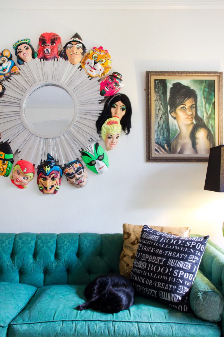 28 Oh-So-Spooky Halloween Home Decorations