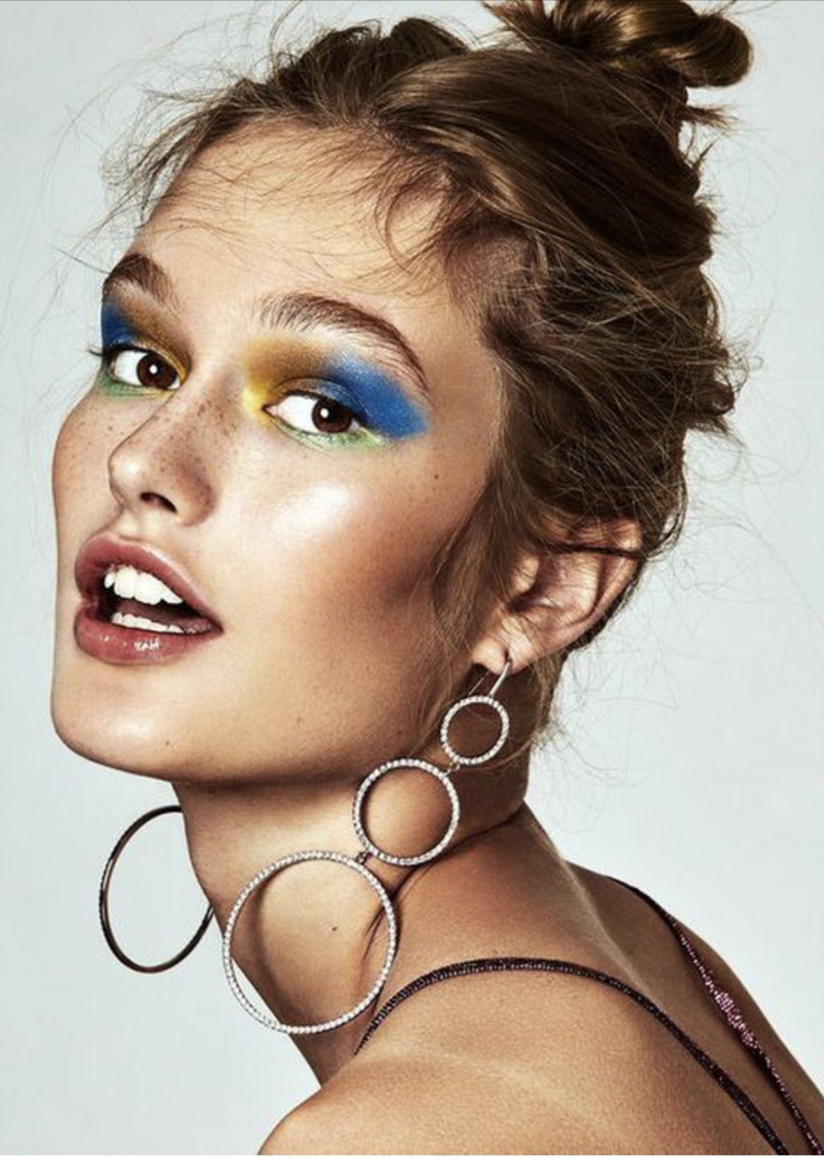 Mini Masterpieces On Your Eyes - 18 Watercolor Makeup Ideas