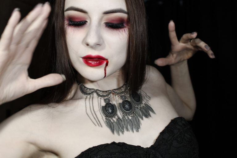 15 Spooky Makeup Tutorials To Try This Halloween