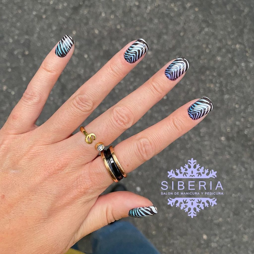 20 Stunning Designs For Short Acrylic Nails In All Shapes