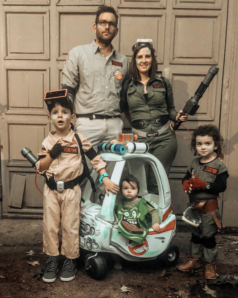 20 Awesome Costumes For Family Halloween