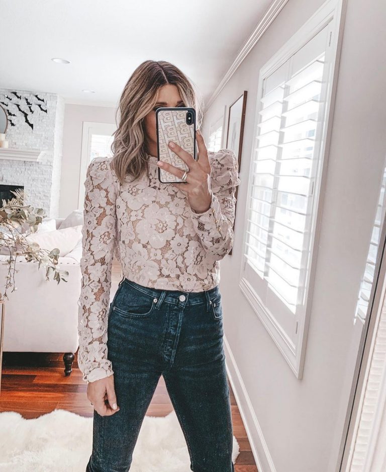 17 Amazing Christmas Outfits To Look Gorgeous This Holiday Season