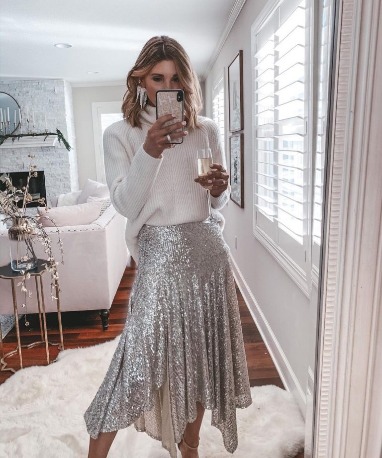 17 Amazing Christmas Outfits To Look Gorgeous This Holiday Season