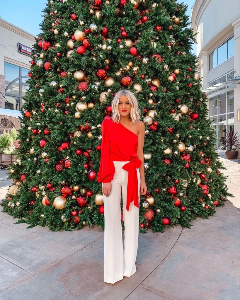 17 Amazing Christmas Outfits To Look Gorgeous This Holiday Season