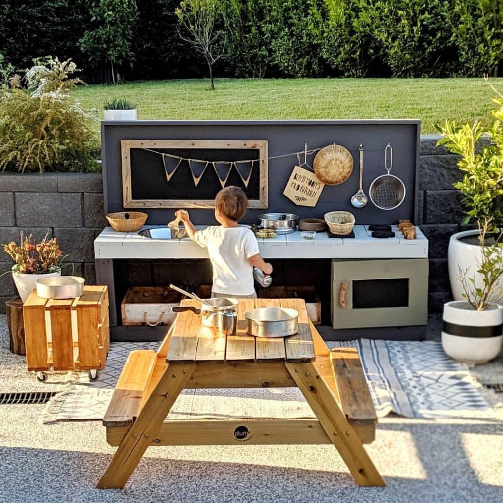 Mud Kitchen for Kids: Fun and Educational Outdoor Playtime