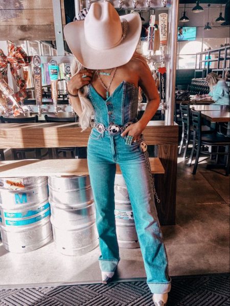 Baddie Cowgirl Outfits: Trendsetting Styles for the Modern Western Vixen