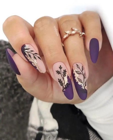 Graduation Nails: Chic Designs to Celebrate Your Big Day