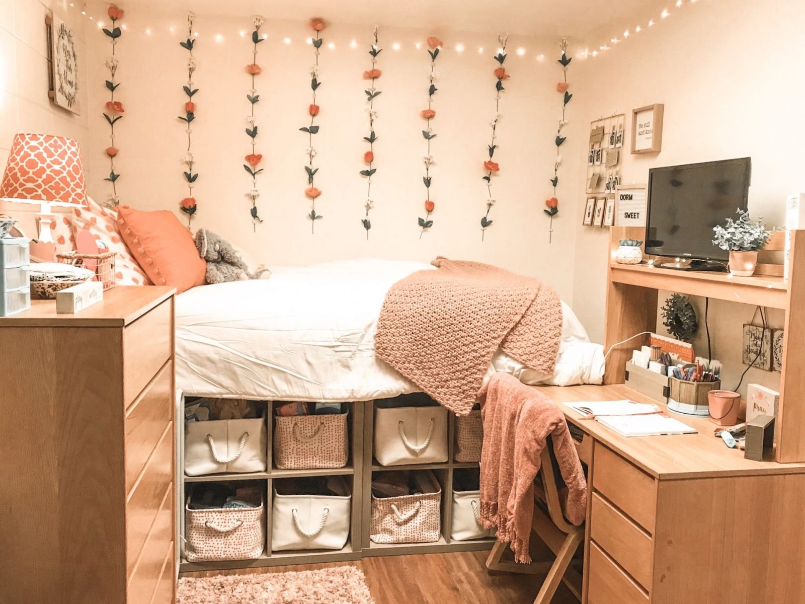 Orange and Pink Dorm Room Decor: Vibrant Ideas for a Cozy Space