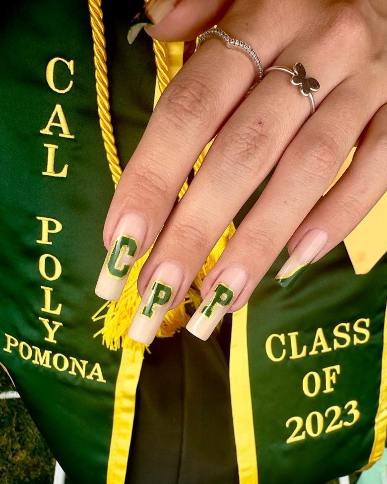 Graduation Nails: Chic Designs to Celebrate Your Big Day