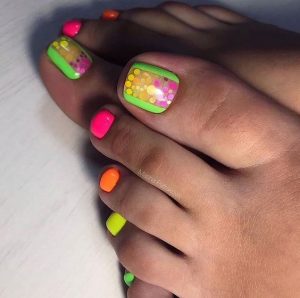 Summer Beach Toenails: Tips for the Perfect Sandy Toes Look