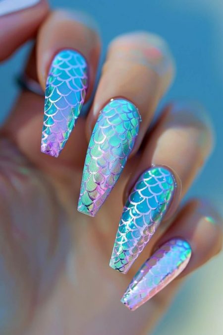 Mermaid Nails: Dive into the Latest Aquatic Nail Trend!